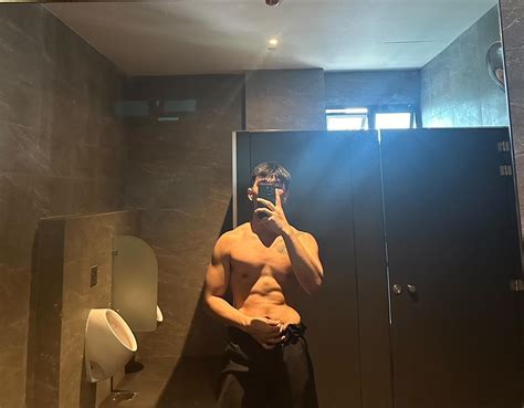 每天發一張自拍照 直到有人幫我拍 限男性