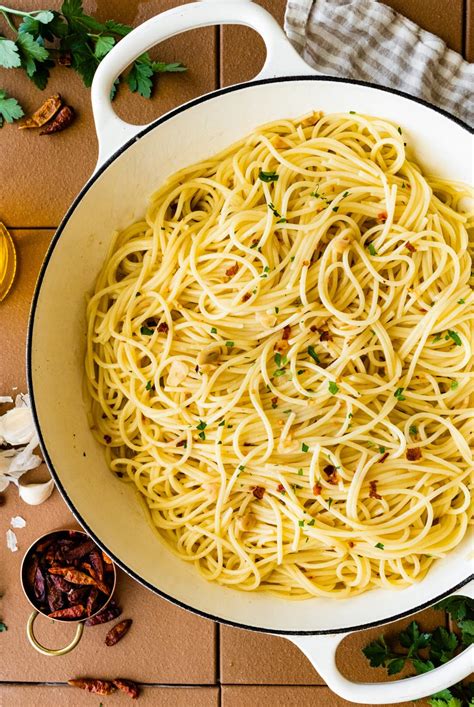 Spaghetti Aglio E Olio Recipe Garlic With Oil Pasta Cucina By Elena