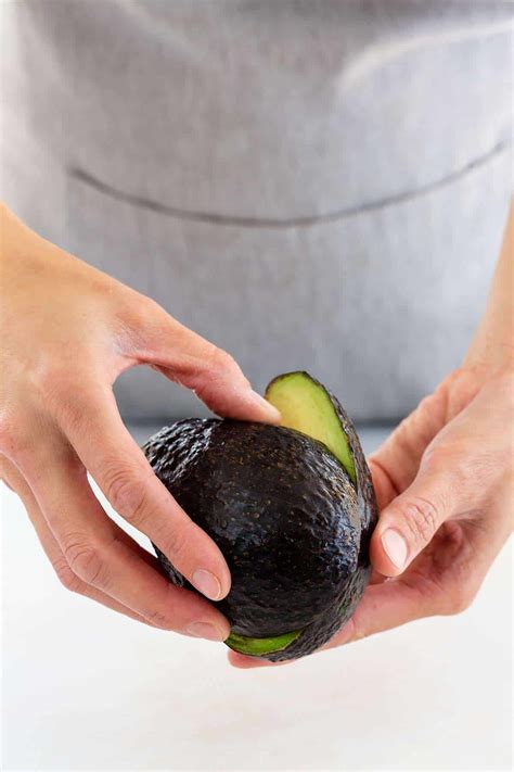 How To Cut An Avocado Jessica Gavin