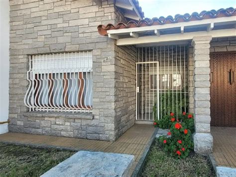 Casa Venta 4 Ambientes 70 Años 2 Cocheras 123m2 General Roca 600