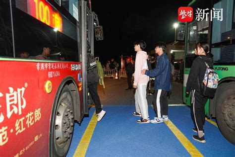 公交专线守护放学路 常熟开通4条高中夜间校园快线 周边 车辆 问题