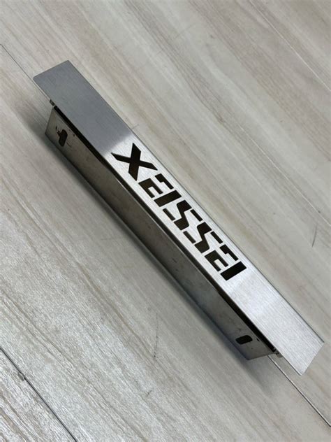 【やや傷や汚れあり】トヨタ ハイエース200系 Essex Crs ナンバーステー 可動式！ ブラック仕様 中古 の落札情報詳細 ヤフオク