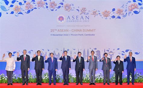 【人民日报】李克强出席第25次中国—东盟（101）领导人会议滚动新闻中国政府网