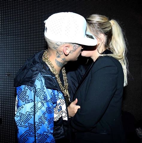 Wanda Nara Y L Gante Se Mostraron Muy Cariñosos En Público Llegaron De La Mano Se Abrazaron Y