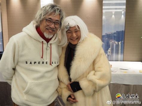郑佩佩女儿原子惠晒照：母女夸张造型参加聚会！佩佩姐心态超级年轻 新闻资讯 高贝娱乐