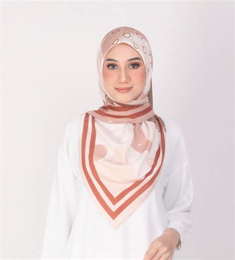 Inaya Printed Square Premium Ucb 1018 Inaya Muslimah Women Clothing