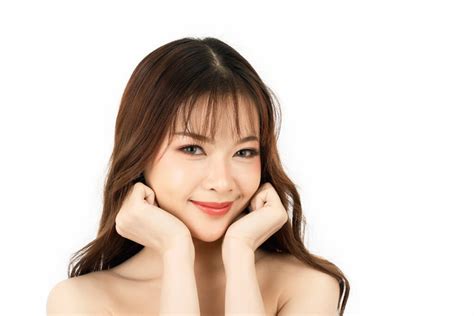 迷人的年轻女子完美的化妆皮肤护理概念 包图企业站