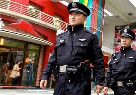 فوتبال جهان کشف لباس‌های تقلبی 1 45 میلیون دلاری تیم‌های لیگ برتر انگلیس در شانگهای تسنیم