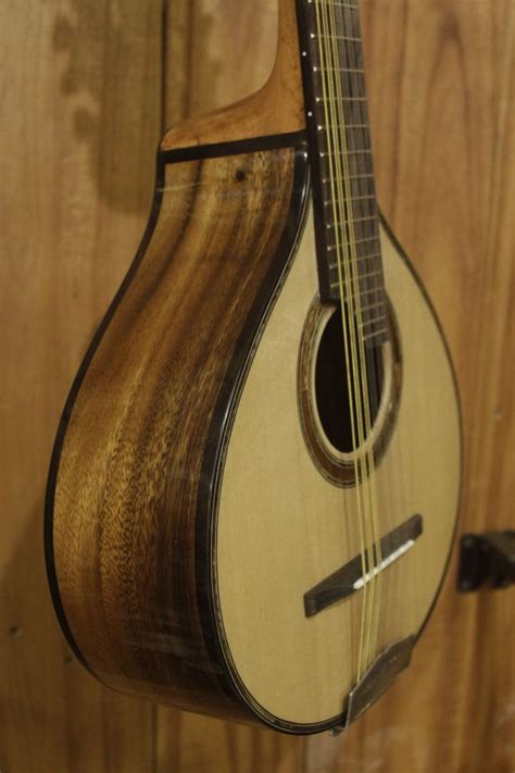 Bandurria Engelmann Spruce Top And Acacia Back And Sides Ferangeli