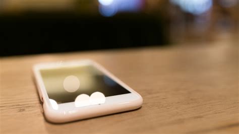 Sejauh Mana Batasan Privasi Pasangan Suami Istri Bolehkah Lihat Ponsel Pasangan