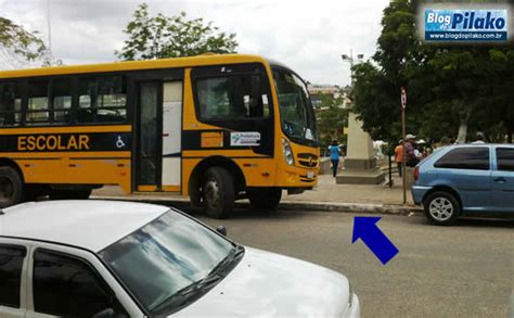 Motorista desatento e sinalização incompleta Caos no Trânsito Blog