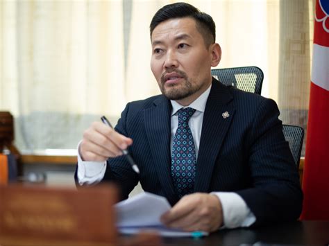 Х Ганхуяг Өндөр боловсролтой шинэ залуу гишүүдийг намнадаг бохир