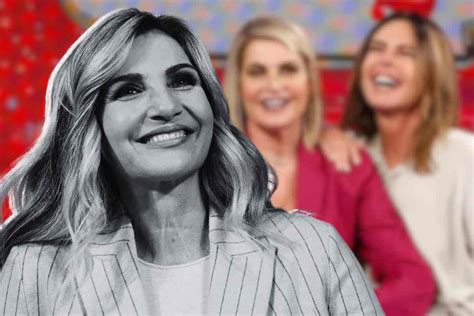 Citofonare Rai 2 Simona Ventura E Paola Perego Imitano Lorella