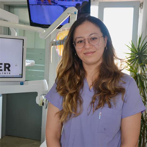 Dt Zeynep Yılmaz Tanfer Clinique