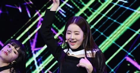 Ten 포토 스테이씨 시은 박남정 끼 속일수 없는 딸
