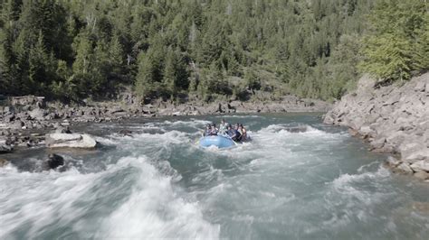 Glacier Guides And Montana Raft Provides Top Whitewater Rafting Experience