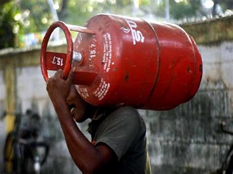 Commercial Lpg Cylinder Prices Cut By Rs 9975 With Effect From Today