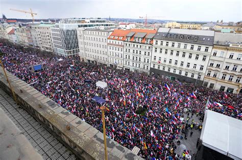 Ilko Sascha Kowalczuk On Twitter Tausende Gestern In Prag Auf Der