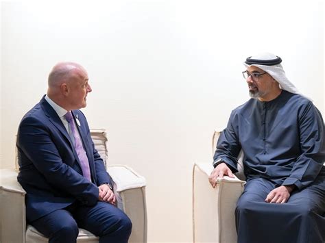 خالد بن محمد بن زايد يبحث ورئيس وزراء نيوزيلندا تعزيز التعاون الثنائي