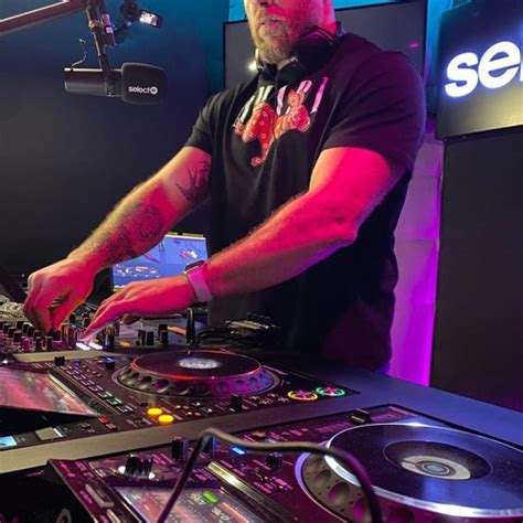 Select Radio Guest Mix Listen To Music
