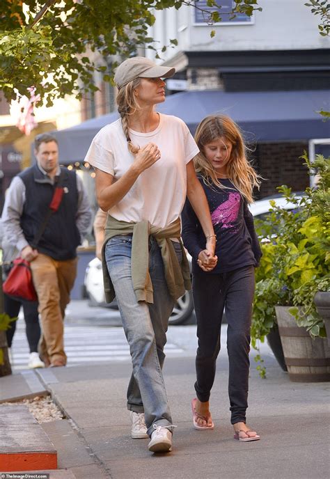 Gisele Bündchen cries on the phone in New York City while talking to her husband Tom Brady
