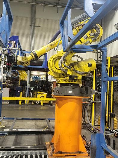 Fanuc R 2000ib125l 6 Axis Robot Stand Mounted On Rtu Wr 30ib