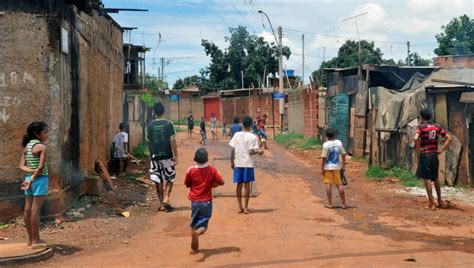Mais De 40 Dos Brasileiros Até 14 Anos Vivem Em Situação De Pobreza