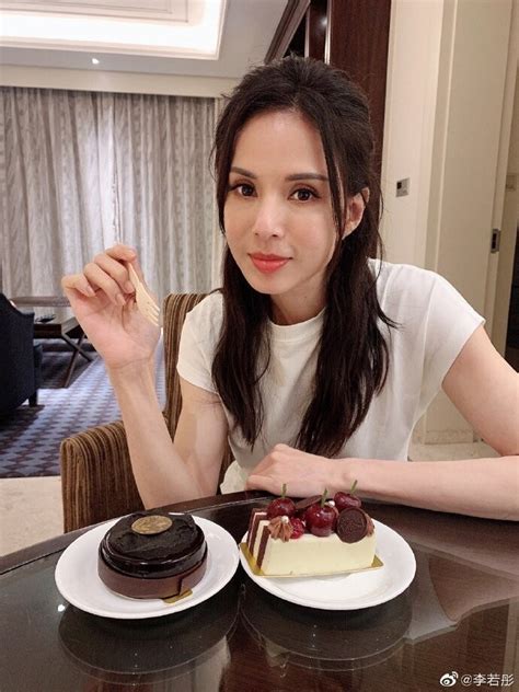 重提與富商十年情！仙氣美女李若彤的獨特愛情觀 Elle Hk