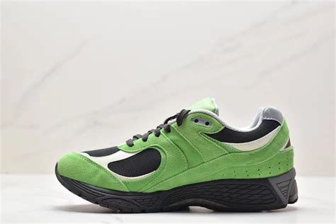 Кроссовки New Balance 2002 купить в магазине Basketroom.ru