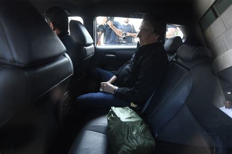 Bolsonaro Chama De Desabafo Mensagens Golpistas Trocadas Por