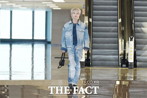 세븐틴 호시 여심 저격 청청 호랑이 Tf사진관 포토 기사 더팩트