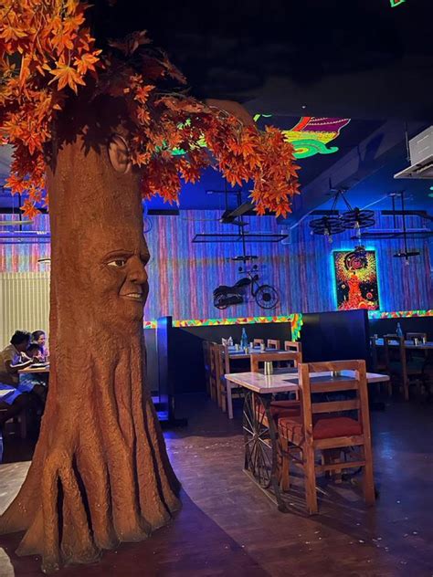 Tree R Weird