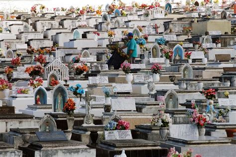 Celebración Del Día De Los Muertos En Puerto Rico Ritual Que
