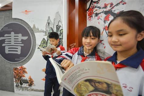 河北邯郸：读书日里觅书香 人民图片网