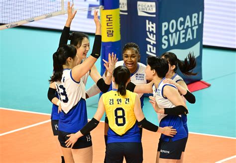 챔피언다운 경기력 10득점↑선수만 5명현대건설 3년 만에 컵대회 우승 Mvp는 모마