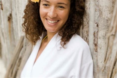 How To Keep Your Curls From Falling In Humidity LEAFtv