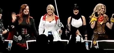 Rwby Voice Actors Came Out Wearing The Outfits Rwby Voice Actors