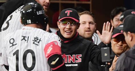 한국시리즈 Mvp 롤렉스 받을만 했다 Lg 주장 오지환 시즈 상대 솔로포 작렬 고척 현장