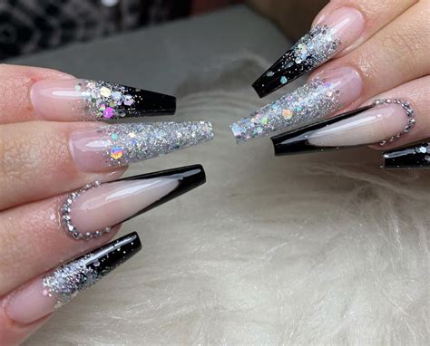 Pin De Lilia Garcia En Nail Designs Uñas Color Plata Uñas Negro Con
