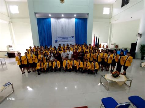 Direktur Polnustar Buka Pembekalan Kkl Tahun Akademik 2024 2025 Polnustar