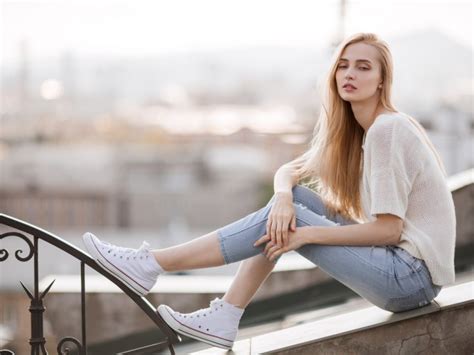 El TRUCO que te ayudará a dejar los tenis blancos como nuevos Me lo