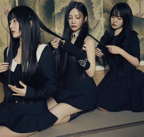Pin On Red Velvet 레드벨벳 Red Velvet Photoshoot Red Velvet Velvet