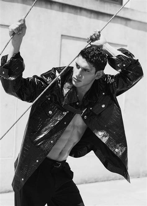 Alexis Chaparro Lofficiel Hommes Thailand
