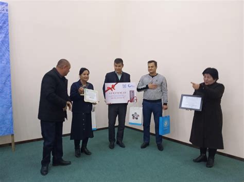 Гулистон тумани ҳокими Ш Гафуров Ибратли оила кўрик танловининг Республика босқичида