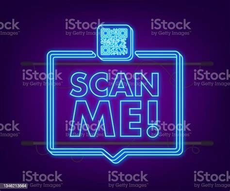 스마트 폰에 대한 Qr 코드 비문은 스마트 폰 아이콘으로 나를 스캔합니다 네온 아이콘 지불을 위한 Qr 코드입니다 벡터