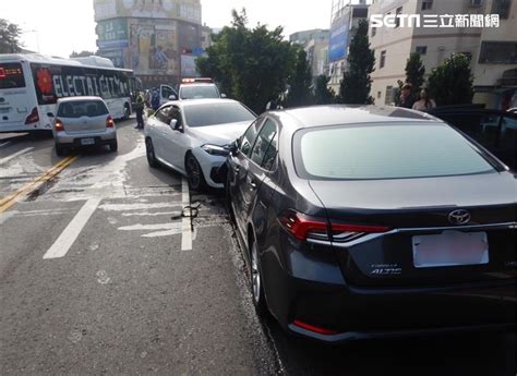 快幫她呼呼！高雄「最兇正妹」車禍原因曝光 這一撞胸口受傷了 社會 三立新聞網 Setncom