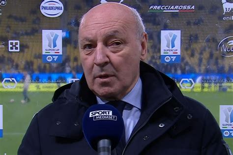 In Sede Per Firmare Con L Inter Cinque Anni Di Contratto