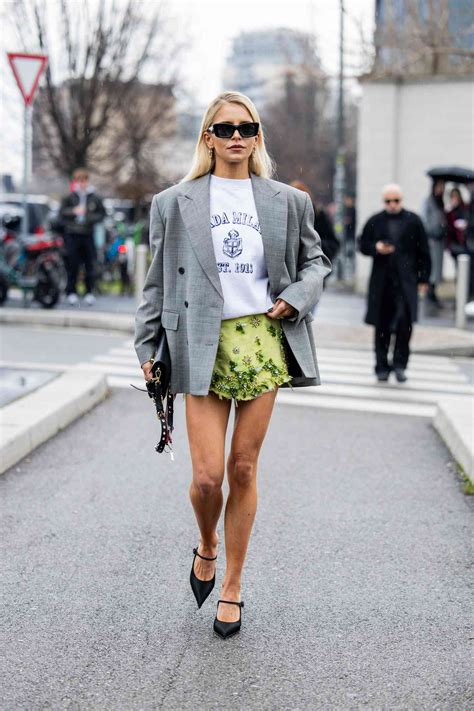 Mini Skirt Outfit Ideas