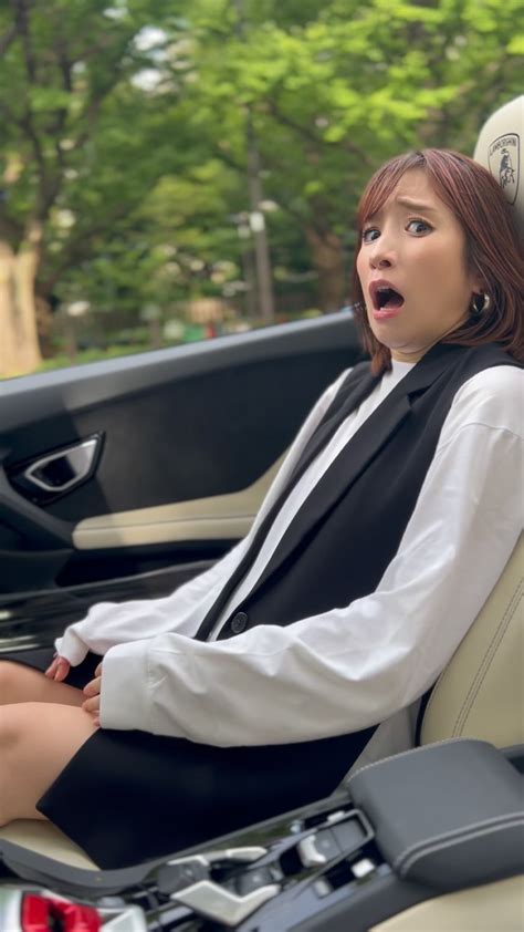 スーパーカーお姉さん🚗 ゆうきちゃんと🥰💕 若くて女性でフェラーリ所有してるなんてかっこよすぎだよね🥺 ️ しかもとんでもなく可愛いっ💓