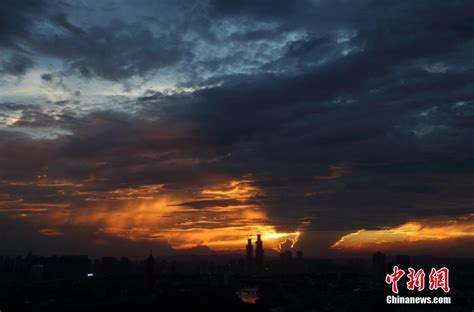 台风“纳沙”来袭 南京上空风起云涌添色彩图片频道中国青年网